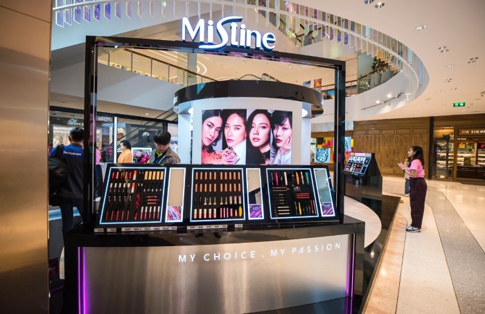 MISTINE POP UP BOOTH @ CENTRAL WORLD – NEO EXHIBIT CO.,LTD.