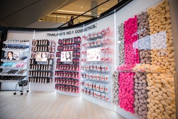 MISTINE POP UP BOOTH @ CENTRAL WORLD – NEO EXHIBIT CO.,LTD.